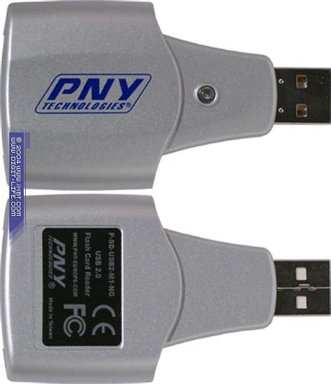 Фото дня: USB 2.0 ридер для SD и 512 Мб 40x CF от PNY Technologies