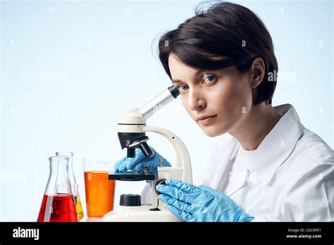 Female Doctor Laboratory Microscope Experiment Technology Science Stock Photo Alamy