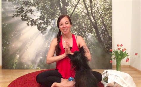 Online Yoga F Kinder And Familien Mit Julia Schweiger Yogaju Yoga Guide