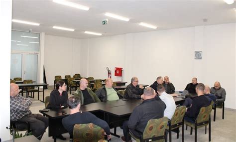 OdgoĐena Akcija ČiŠĆenje Korita I Obala Rijeke Krivaje Radio Olovo