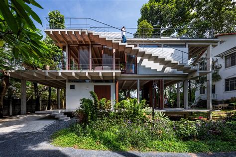 Sda Completes Concrete Framed Floating House In Vietnam