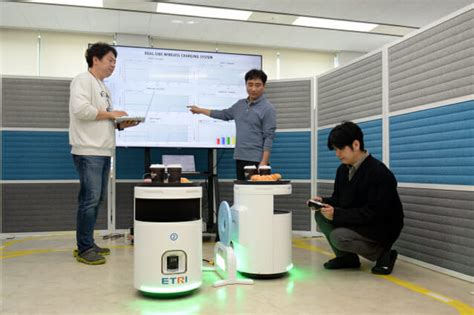 충전기 하나로 로봇 2대 동시 무선 충전한다 Zdnet Korea