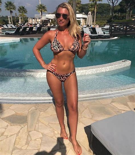 10 Latest Hot Billie Piper Bikini Pics