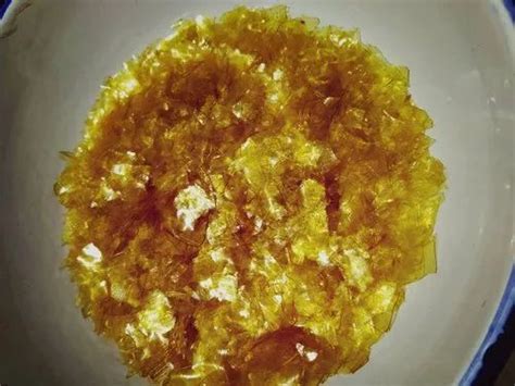 Golden Shellac Flakes For Chocolate Coating Packaging Type Jute Bag