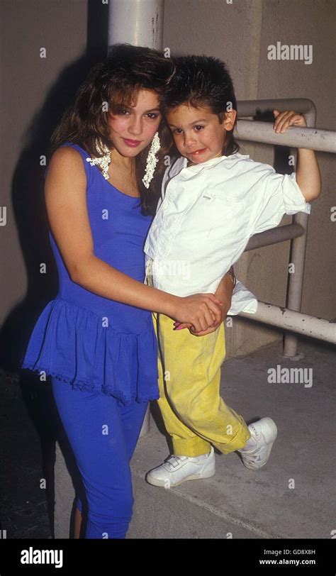 Sept 8 2006 Alyssa Milano With Her Brother Cory Milano 06 1987