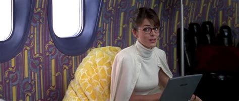 Elizabeth Hurley Austin Powers Austinpowers 117pyxurz  1600×1202
