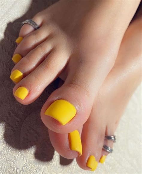 Pin By Влад On Быстрое сохранение Toe Nails Feet Nails Pretty Toe Nails