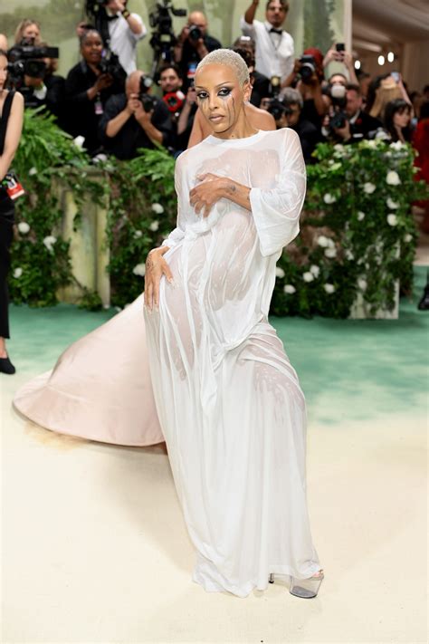 Met Gala 2024 See Celebrity Looks From Fashions Biggest Night Abc News