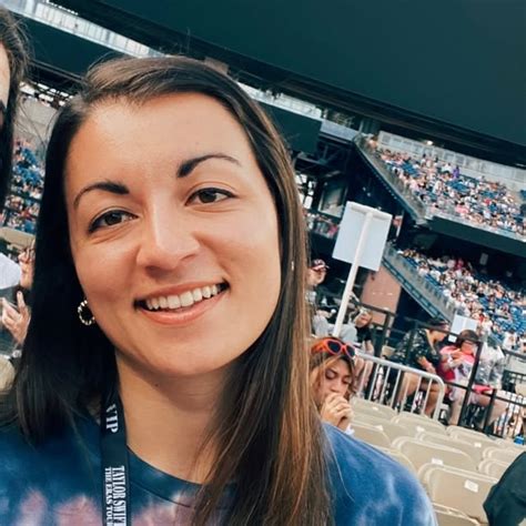 Amanda Ryan Amandaryan Threads Say More