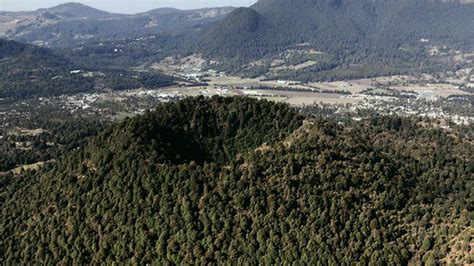 Túneles De Lava Y Campamentos En El Cráter Estos Son Los Atractivos