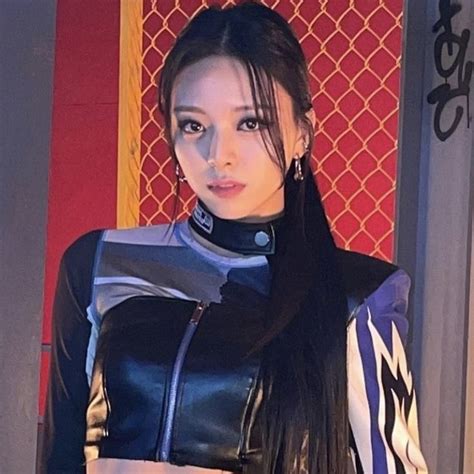 Pin By Tóni Bekő On Női Divat Women Korean Girl Fashion