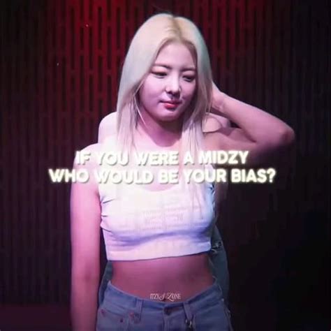 Pin By Skz On Pins By You Kpop Girl Bands Itzy Kpop Girl Groups