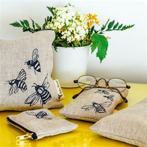 Bee Glasses Case Pure Linen