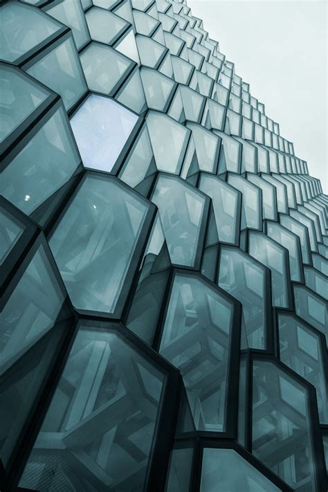 흰색과 검은 색 유리 건물 사진 Unsplash의 무료 텍스처 이미지