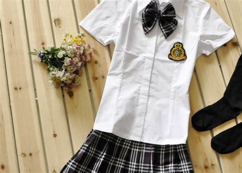 4 Lies About School Dress Codes That Cover Up Their Oppressive Effects