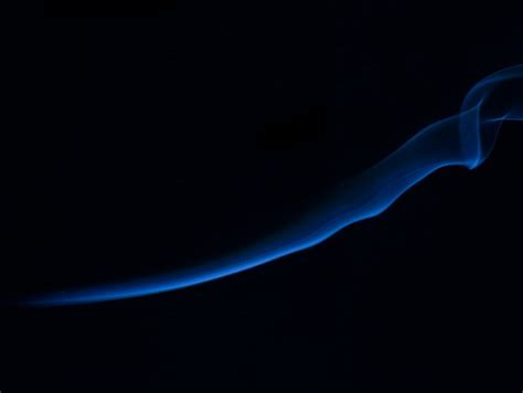 검은 배경에 흰 연기 컬렉션 무료 사진