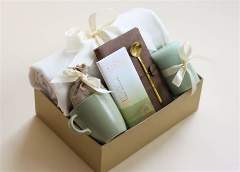 Classy T Basket For Women Cozy T Box With Blanket Socks