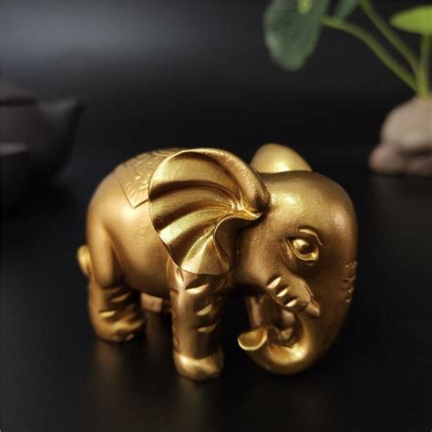 Gold Elephant Statue Sculpture Carved Craft Animal Grandado