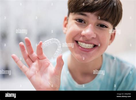 Teenager Boy Wear Simulator Orthodontic Silicone Invisible Leveling Braces For Teeth Dental