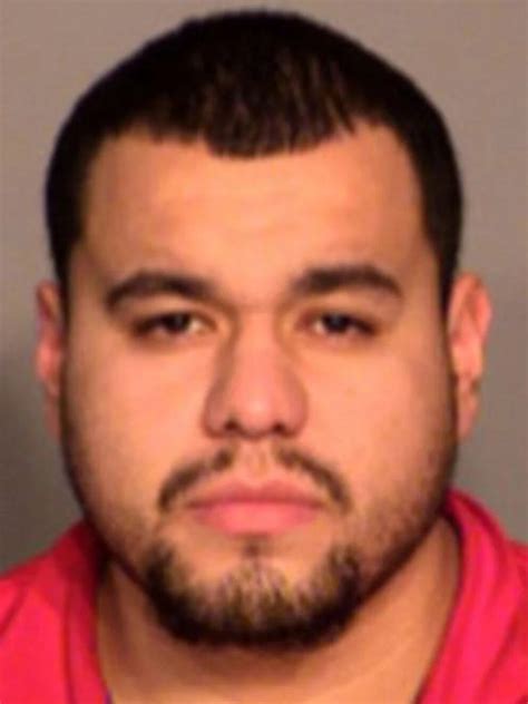 El Dramático Video De Un Policía Que Dispara A Través De Su Parabrisas