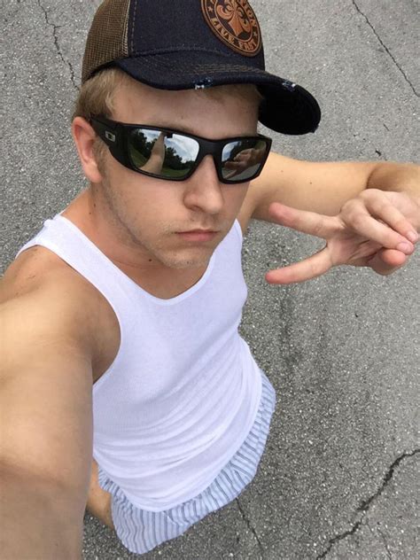 So Embarrassing Showing My Underwear To The World Scrolller