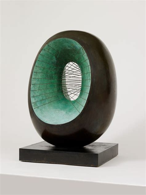 Barbara Hepworth Sculpturen