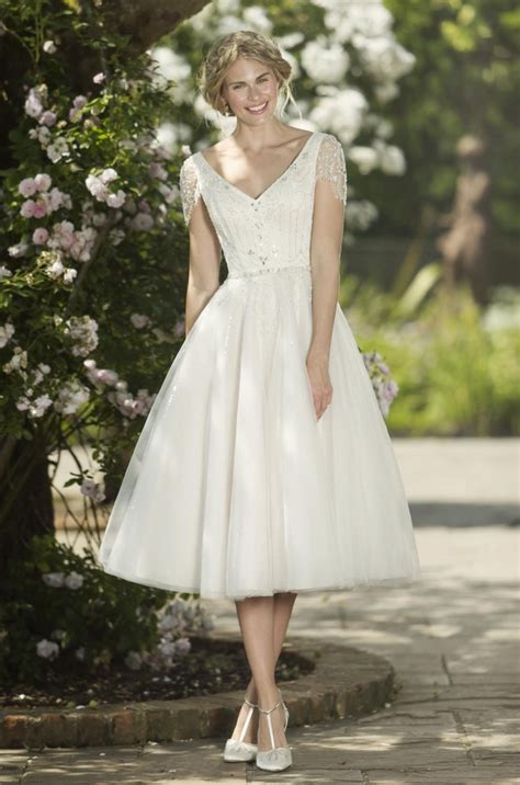 Three Informal Short Wedding Dresses Cutting Edge Bridescutting Edge