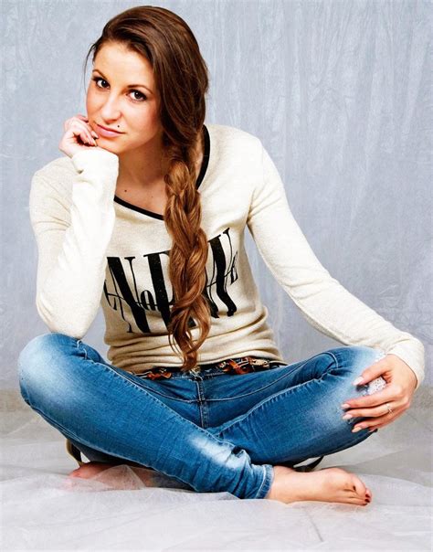 Nuša Rojs Sanjski Moški Hrvaške To Vse Smo Našli O Njeni Preteklosti Zvezde Cosmopolitansi