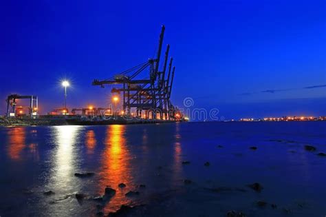 Port Crane Unloading Container Ships Stock Image Image Of Manufacturing Terminal 307076501