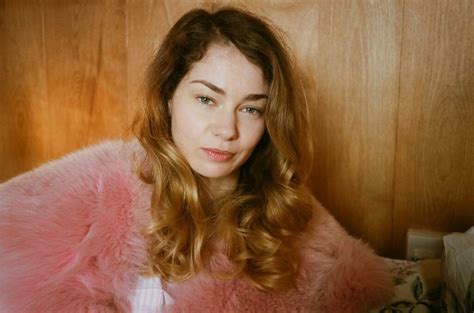 Meet Minke The British Musician Rumoured To Be Dating Cara Delevinge