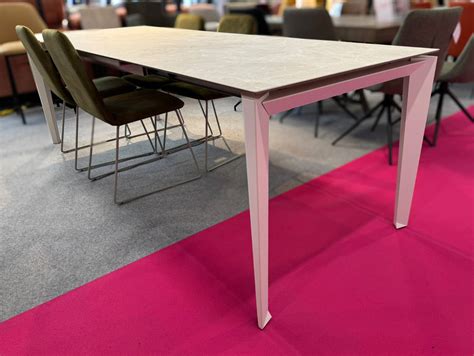 Ex Display Iconic Extendable Table White Cadira