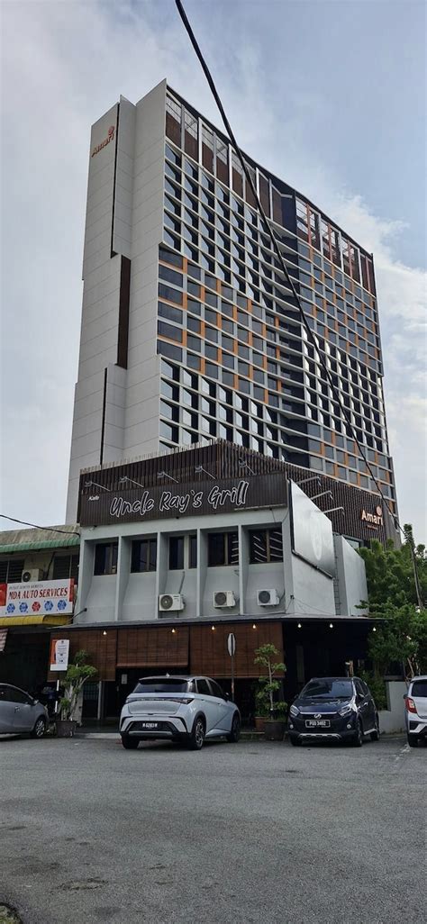 Uncle Rays Grill Serves Good Food