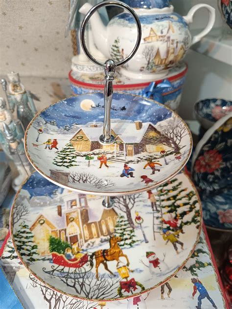 Домовете на мацките 4 Продавам коледен порцелан и светещи стъклени топки подходящи за подарък