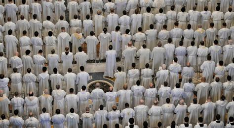 Pope Francis Calls Priests To Renewal During Chrism Mass On Holy