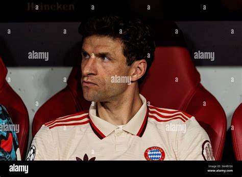 Thomas Mller Fc Bayern Mnchen 25 Auf Der Bank Uefa Champions League Viertelfinale Fc