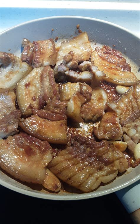 벌집삼겹살 간장구이 와 양파 겨자소스