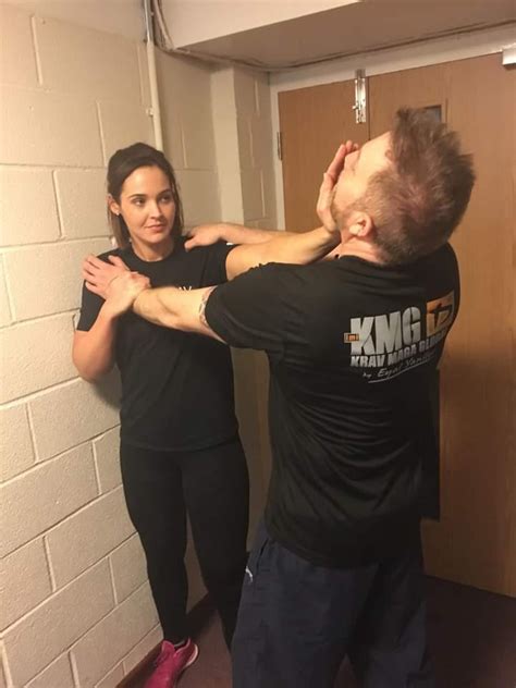 Sexy Girl Villainess Strong Destroy Weak Man By Cristiano1992 On Deviantart