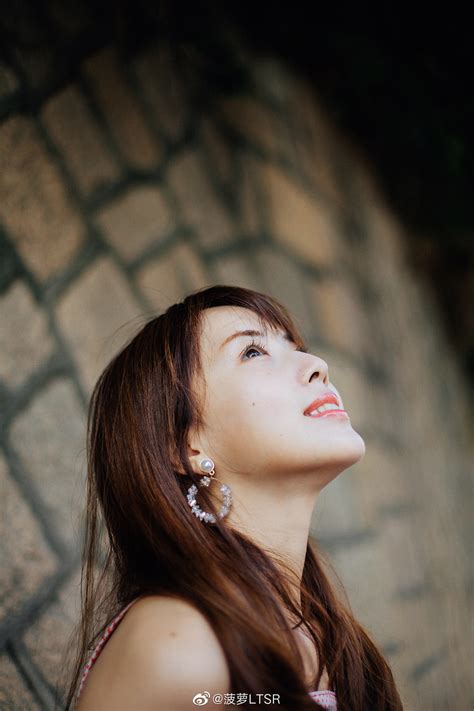 最近有些精分，一组图里尝试着各种色调。。。