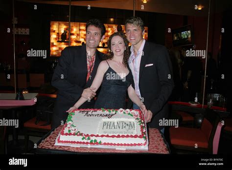 Kristi Holden Brent Barrett Phantom Fotos Und Bildmaterial In Hoher