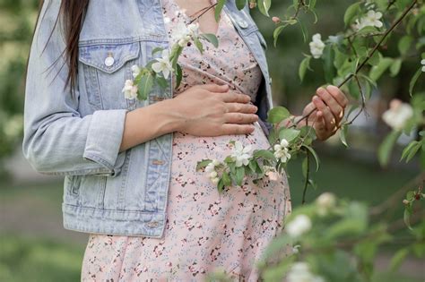 Is It Bad To Squeeze Your Breast During Pregnancy Woman Junction