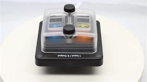 Input Output Way Fuse Box With Ip Waterproof Protection Cover Led Warning Indicator