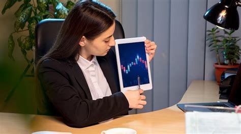 How To Choose An Online Stock Broker Explained