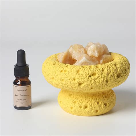Yellow Moon Diffuser Sweet Osmanthus Hummingbird Hues