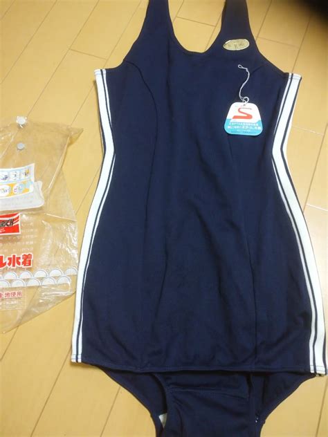 【未使用】☆大きめllサイズ 未使用 サイドライン入り 二新繊維 ナイロン製 旧型スクール水着の落札情報詳細 ヤフオク落札価格検索 オークフリー