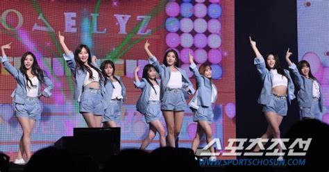 포토 러블리즈 힘찬 컴백 스테이지