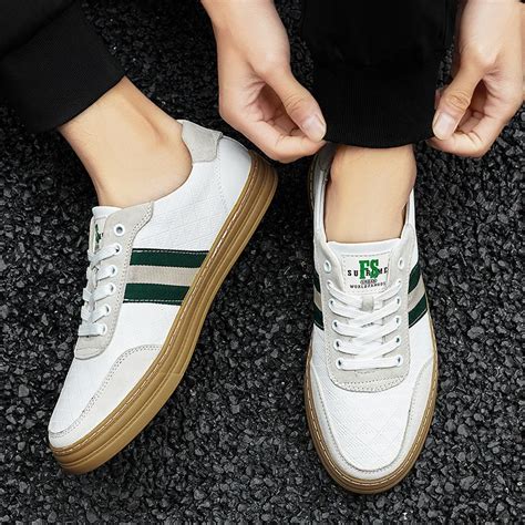 캐주얼 천연 가죽 패션 스니커즈 스케이트보드 신발 남성용 편안한 컬러 매칭 벌커나이즈 세련된