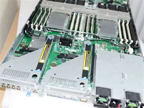 H C Uniserver R G Rack Server With Intel Xeon Core GHz R G And Computer