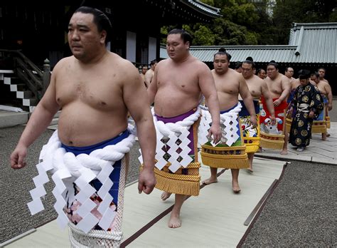 In Pictures Hakuho Headlines Somber Spring Sumo Festival At Yasukuni
