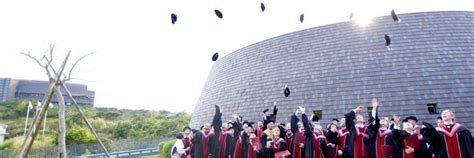 Qsu Graduates 01 Okinawa Institute Of Science And Technology Oist