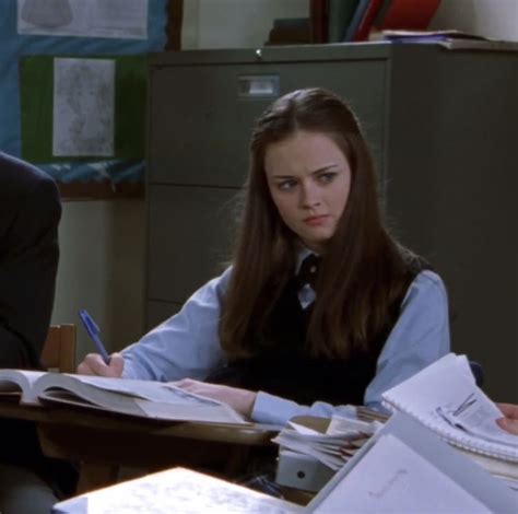 Pin By Lil ♱ On Romanticizing School Gilmore Girls Rory Gilmore
